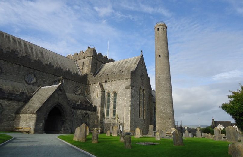 Descubra o significado das torres irlandesas - edublin