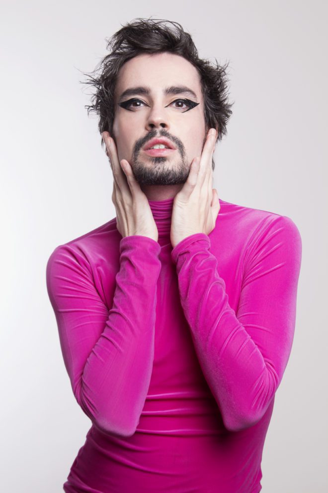 Em entrevista, Johnny Hooker fala sobre show na Irlanda - edublin