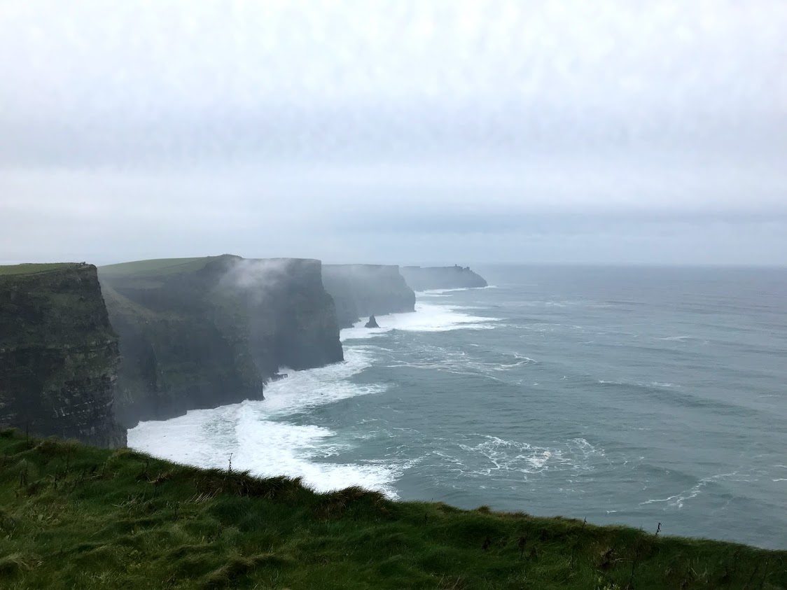 Conheça o Cliffs of Moher de maneira fácil e segura