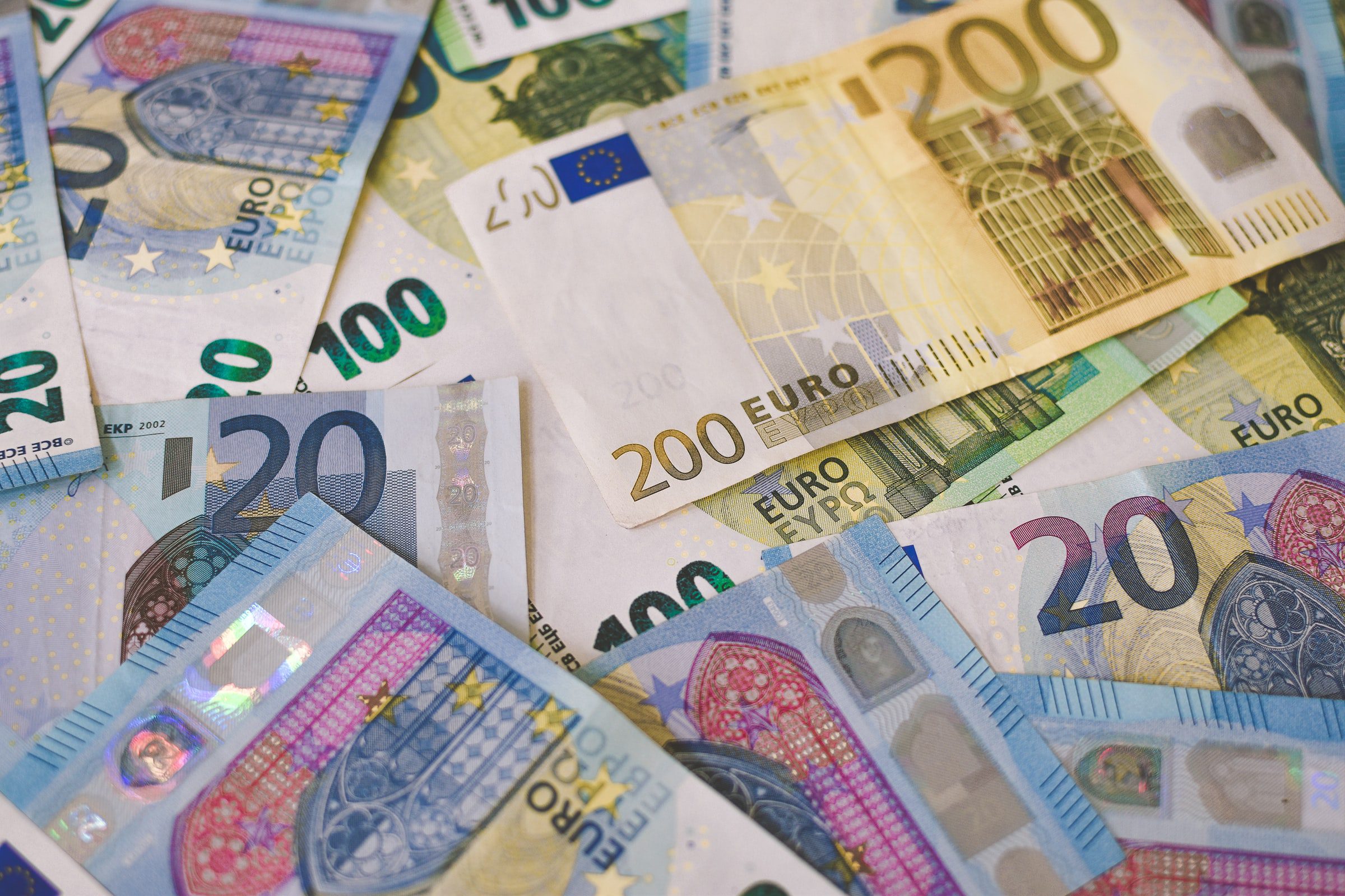 Euro Chega A R 4 98 Menor Valor Em Real De 2022